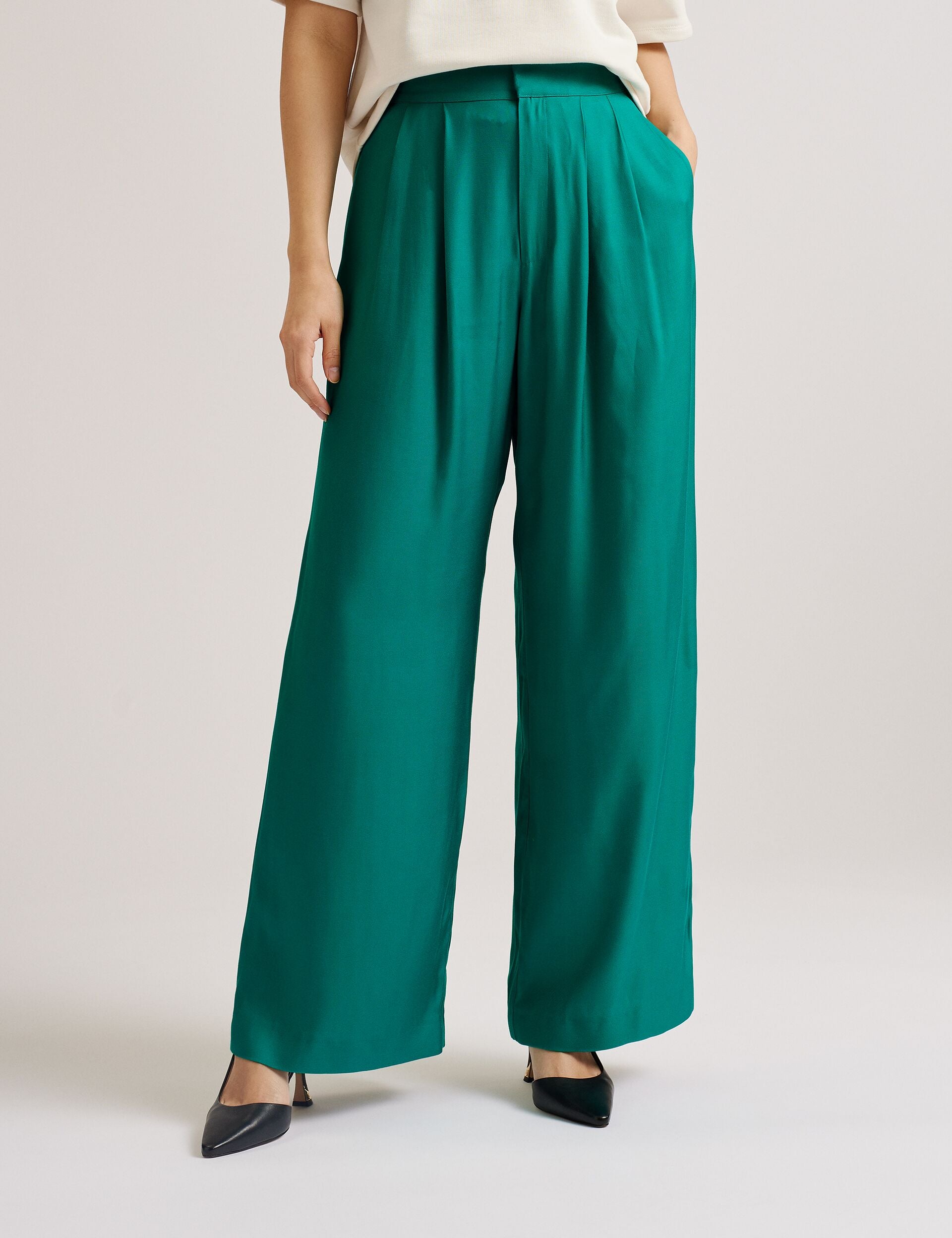 KRISSI | GREEN