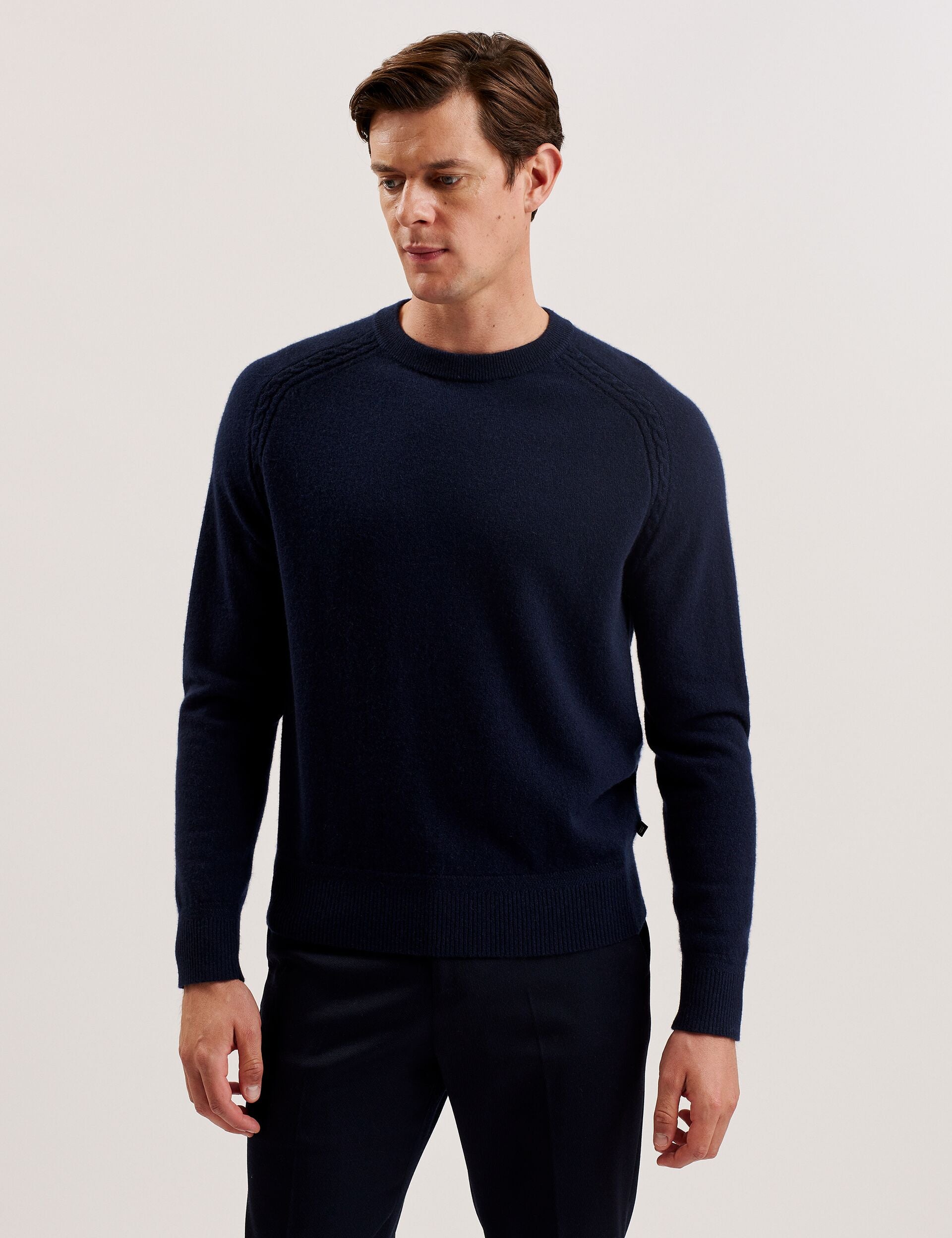 GLANT - Cashmere Cable Detail Crew Neck Jumper