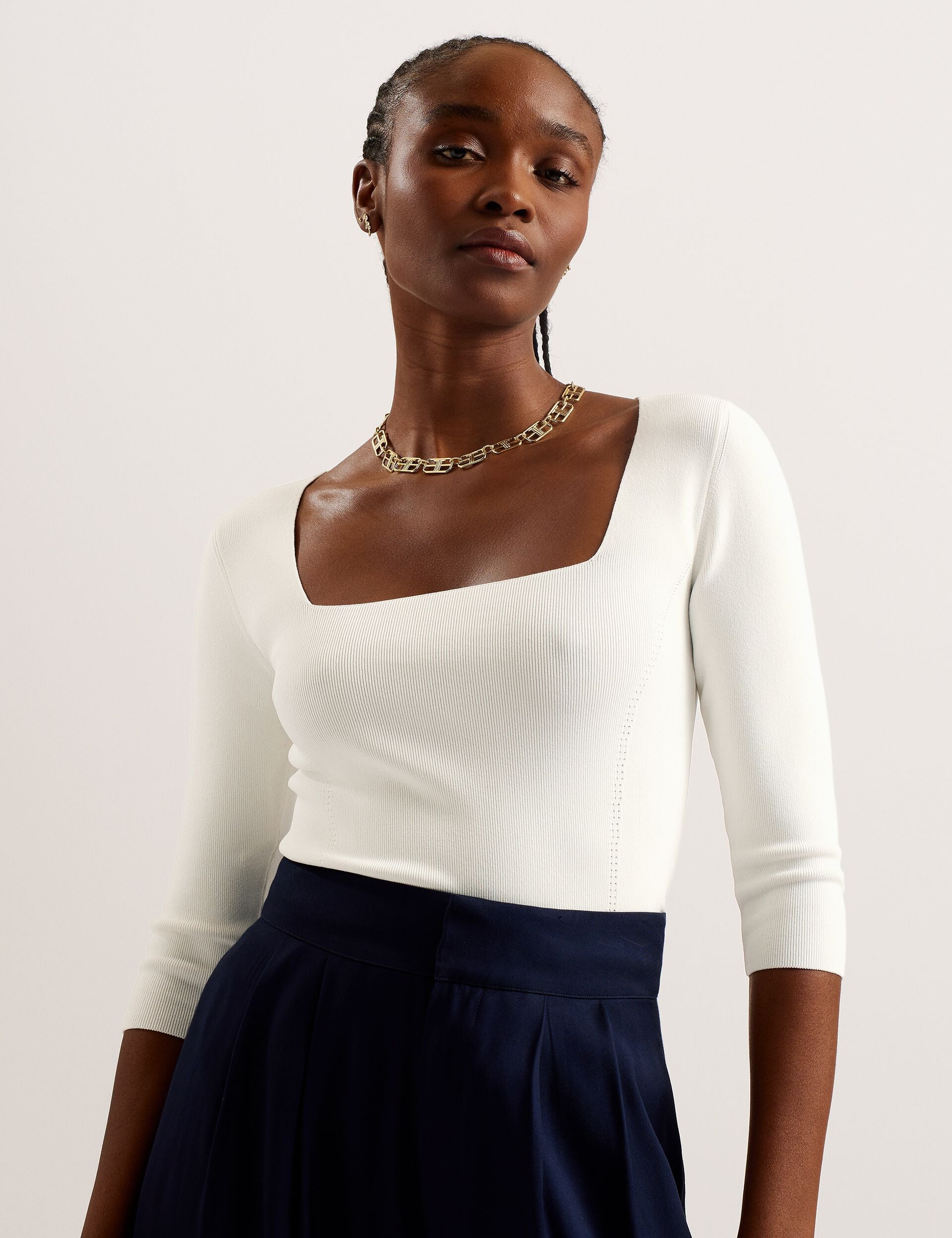 VALLRYY | IVORY